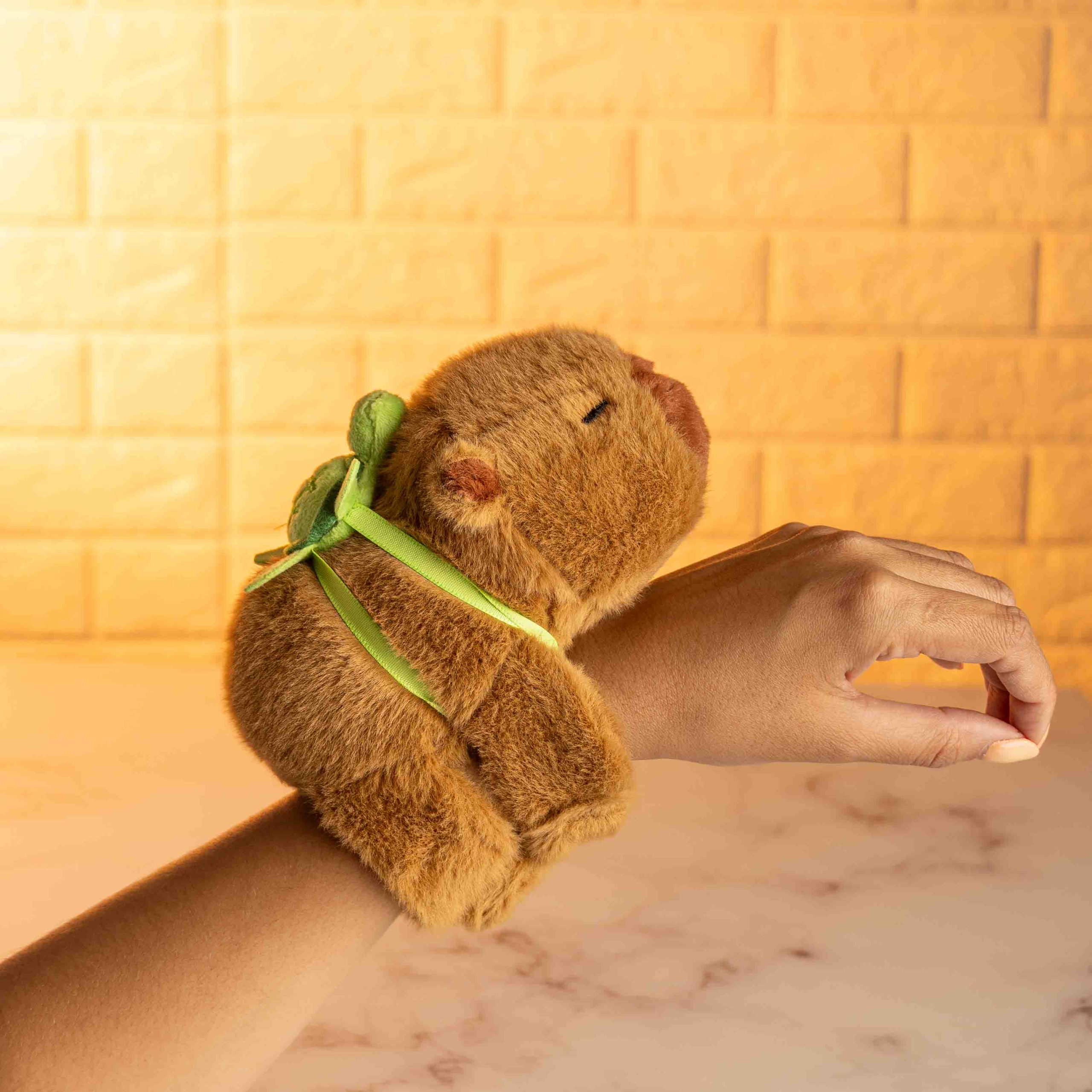 Pulsera De Peluche Capibara Muñequera Estilo Calidad Capybara – Tienda ...